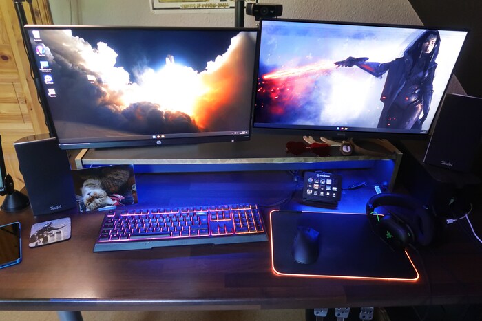 Desk setup della redazione – parte 11: Debbie ha troppo spazio, ma pochi RGB - Galaxus