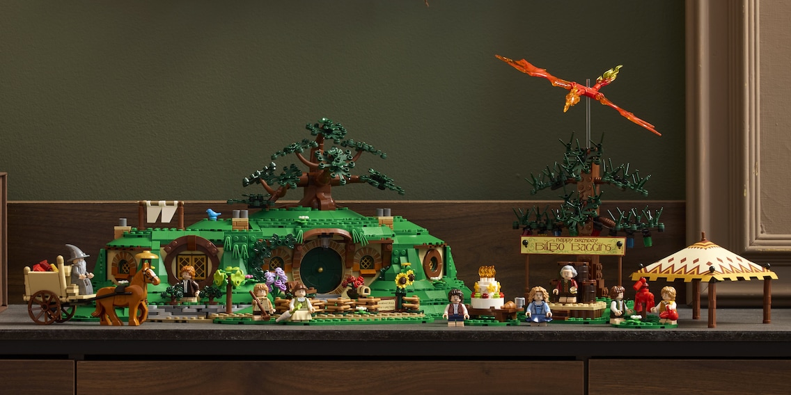 New Middle-earth diorama from Lego: "The Shire" with nine minifigures ...